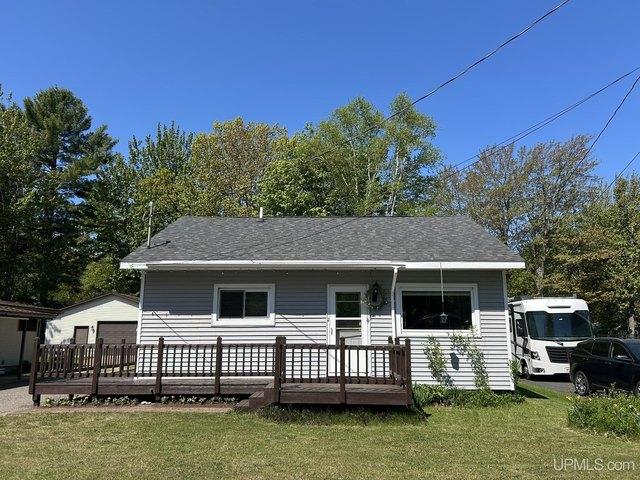 1615 Gray St, Marquette, MI 49855