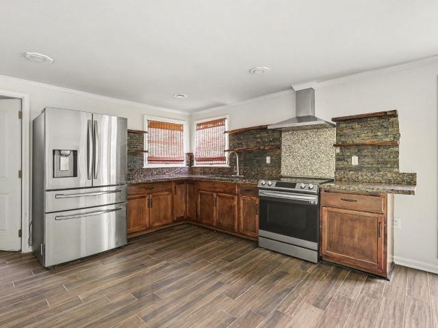 1615 Hunters Trail