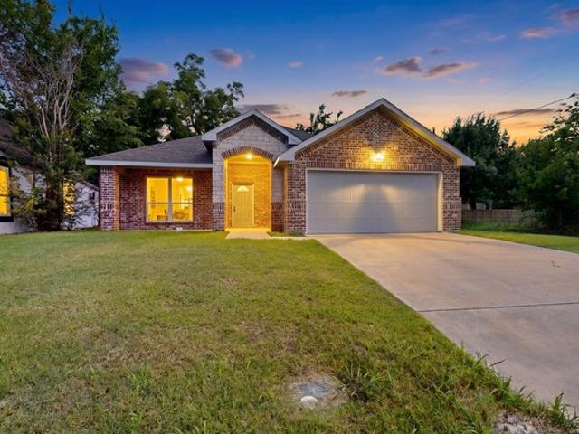 1615 Jones St, Greenville, TX 75401