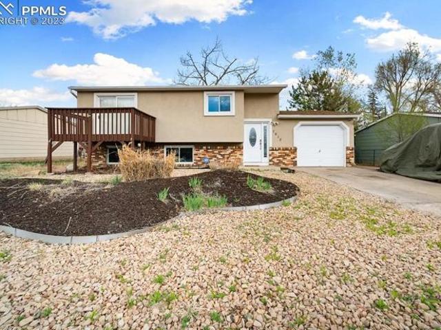 1615 River Dr, Fountain, CO 80817