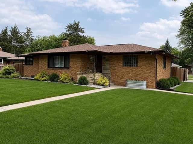1615 S Kiesel St, Bay City, MI 48706