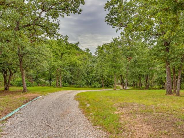 1615 Sanger Dr, Springtown, TX 76082 | MLS #21206