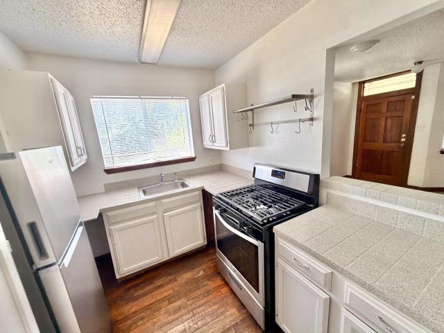 1615 W 11th St