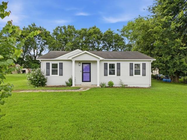 1615 Williamson Dr, Columbia, TN 38401