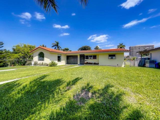 1615 108th St NE, Miami, FL 33161