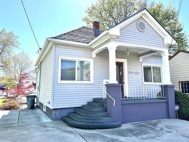 1615 4th St, La Grande, OR 97850