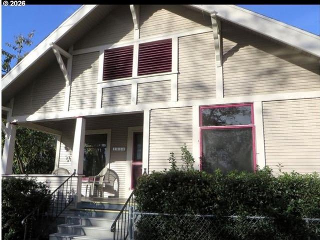 1616 NE Commercial Ave, Roseburg, OR 97470