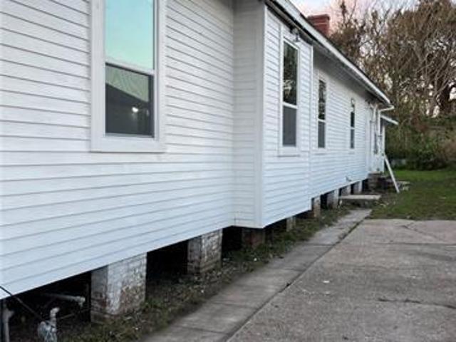 1616 Newton Street