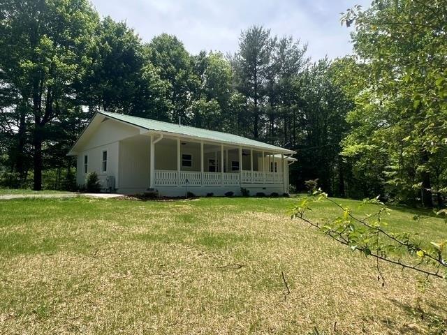 1616 Abe Cove Rd, Hiawassee, GA 30546