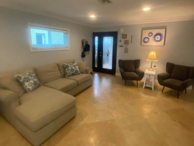 1616 Adams St, Hollywood, FL