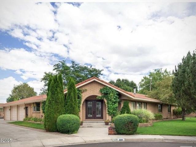 1616 Belarra Dr, Minden, NV 89423