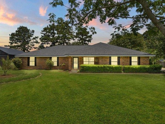 1616 Charleston Pl, Deridder, LA 70634