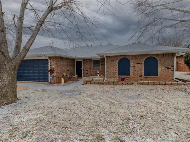 1616 E Shady Creek Dr, Guthrie, OK 73044