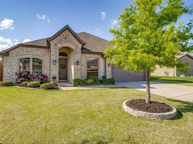 1616 Glade Meadows Dr, Burleson, TX 76058