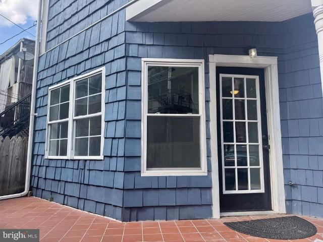 1616 Penn Street