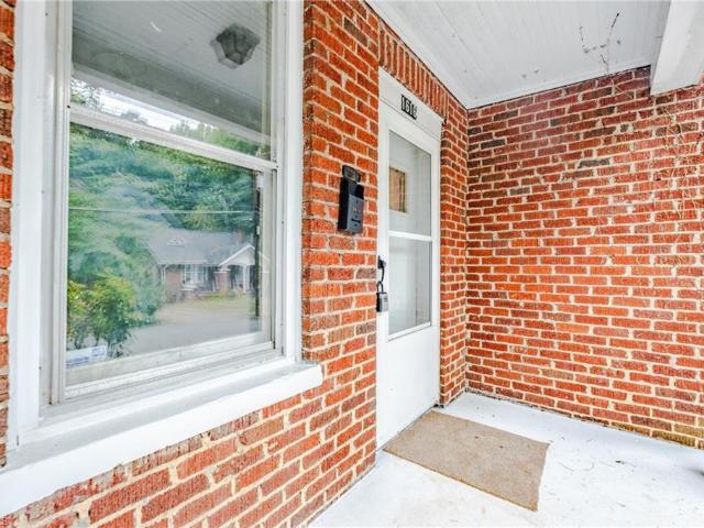1616 Queen Street