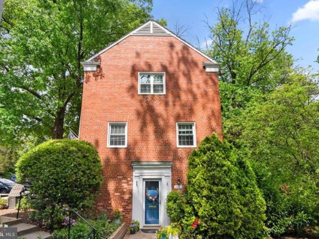 1616 Ripon Pl, Alexandria, VA 22302