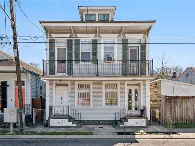 1616 Rousselin Dr, New Orleans, LA 70119