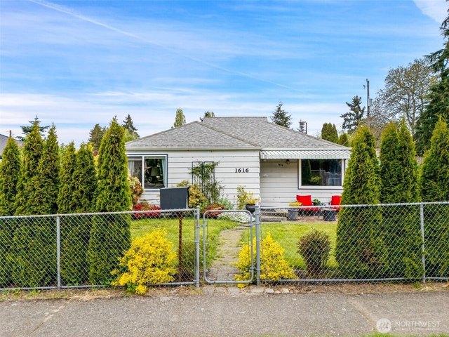 1616 SW Thistle St, Seattle, WA 98106