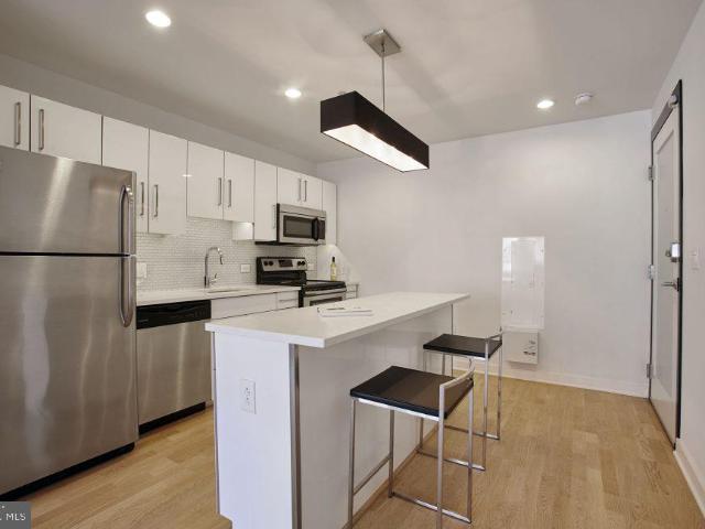 1616 Walnut Street # 0810