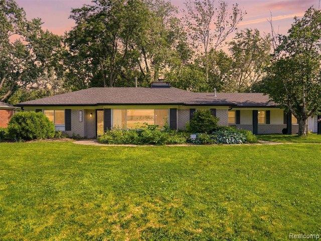 16175 W 13 Mile Rd, Southfield, MI 48076