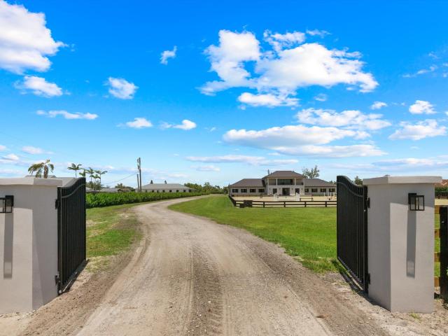 16175 Deer Path Ln, Wellington, FL 33470 | MLS #B26018 | Compass