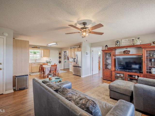1617 North Highway 81
