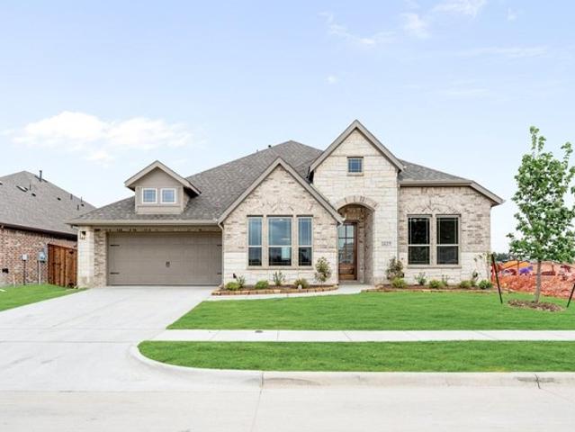 1617 Community Dr, Cedar Hill, TX 75104