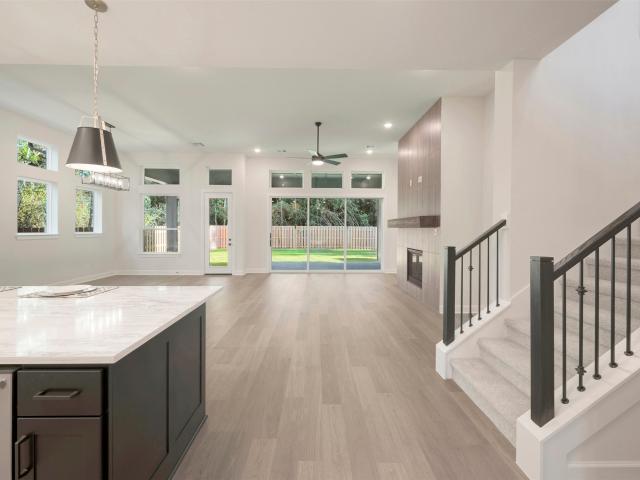 1617 Leona Lane