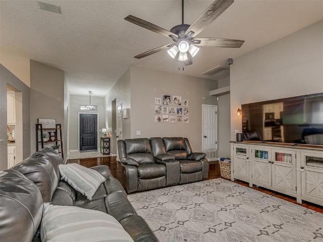 1617 Pinnacle Lane
