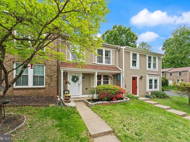 1617 Sierra Woods Dr, Reston, VA 20194
