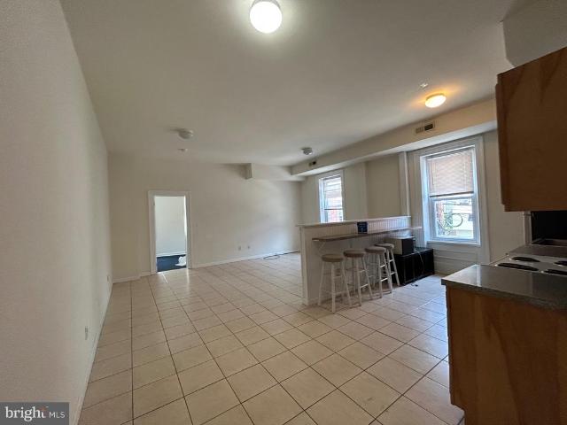 1617 W Oxford Street