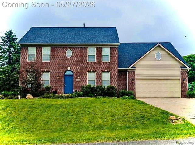 16181 Valcrest Dr, Fenton, MI 48451