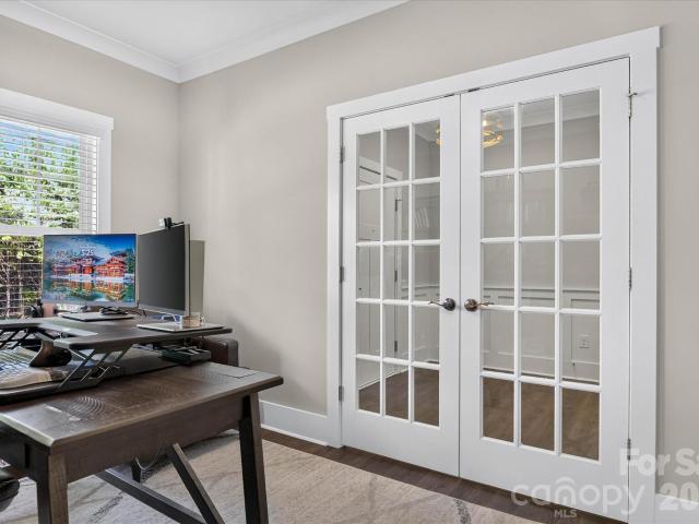 16184 Commodore Drive