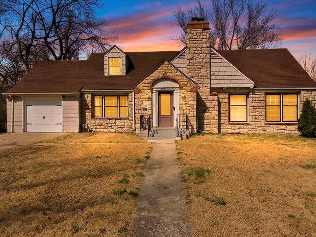 1618 E 75th Ter, Kansas City, MO 64131 | Compass