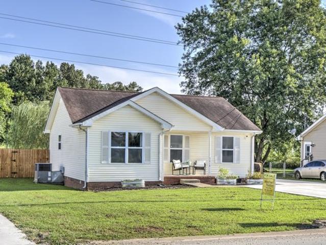 1618 Hannibal Dr, Oak Grove, KY 42262