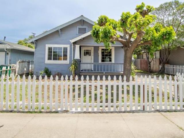 1618 Hiawatha Ave, Stockton, CA 95205