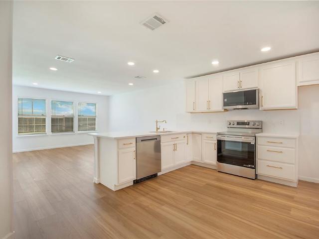 1618 Pin Oak Trail