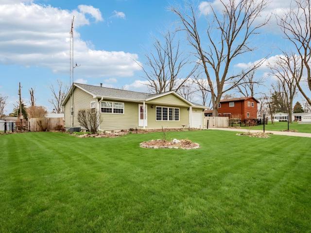 1618 Pine Trail, Sycamore, IL 60178 | Compass
