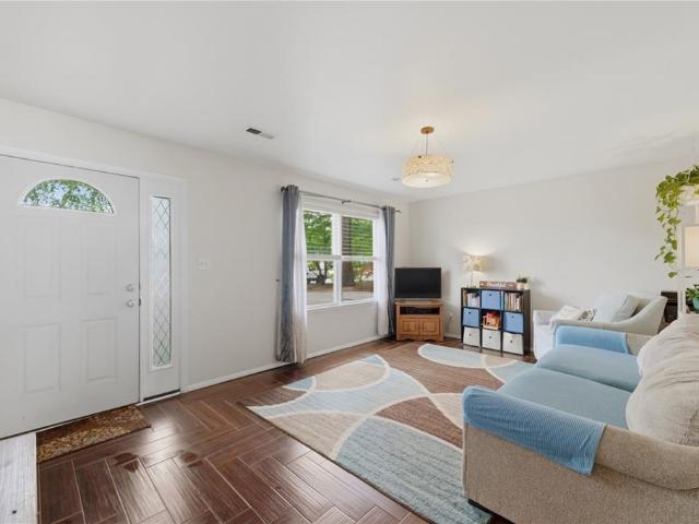 1619 Colonial AVE