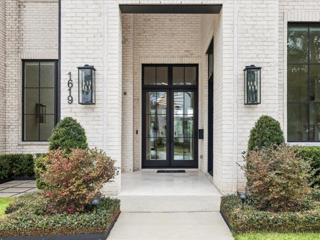 1619 Lynnview Dr, Houston, TX 77055 | MLS #84836 | Compass