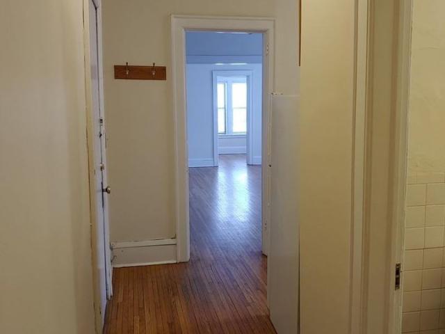 1619 Lagoon Ave Studio Apartment for Rent at 1619 Lagoon Ave, Minneapolis, MN 55408 Uptown