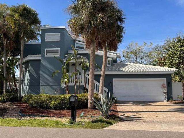 16100 2nd St E, Redington Beach, FL 33708