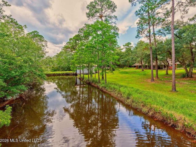 16100 Bayou Cocoa Point