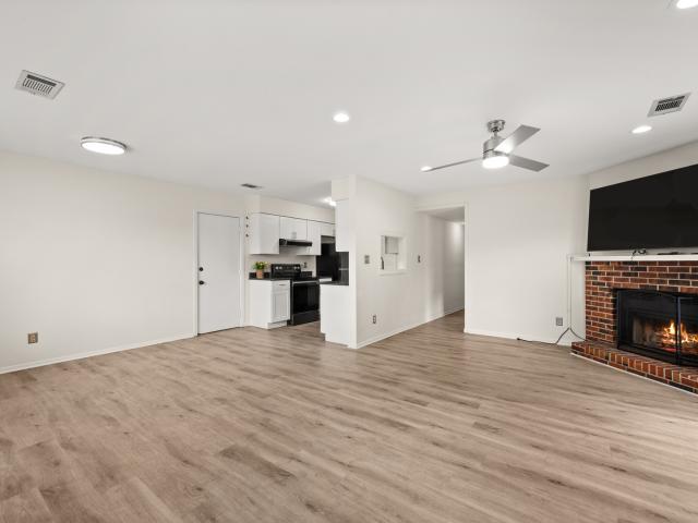 1610 Meadowbrook Court