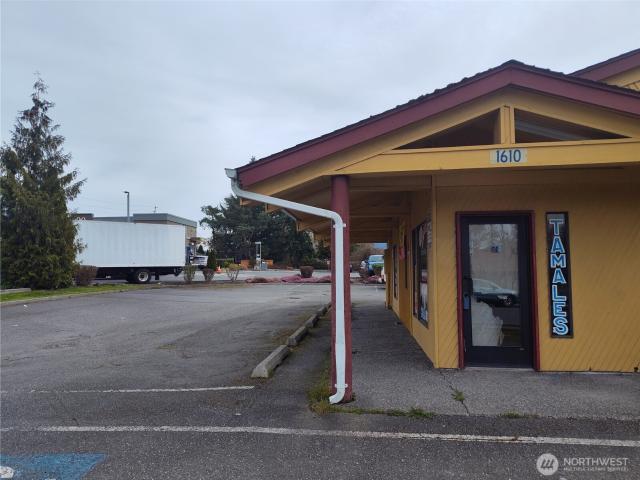 1610 N Laventure Road