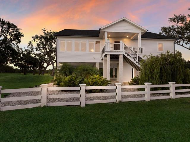 1610 Bayshore Dr, Terra Ceia, FL 34250 | MLS #A4656 | Compass