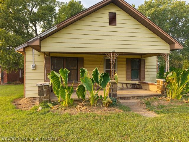 1610 E Main Street