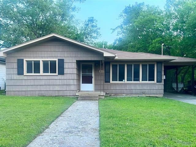 1610 Elizabeth St, Gainesville, TX 76240