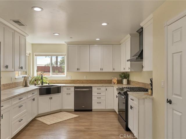 1610 Louie Lane